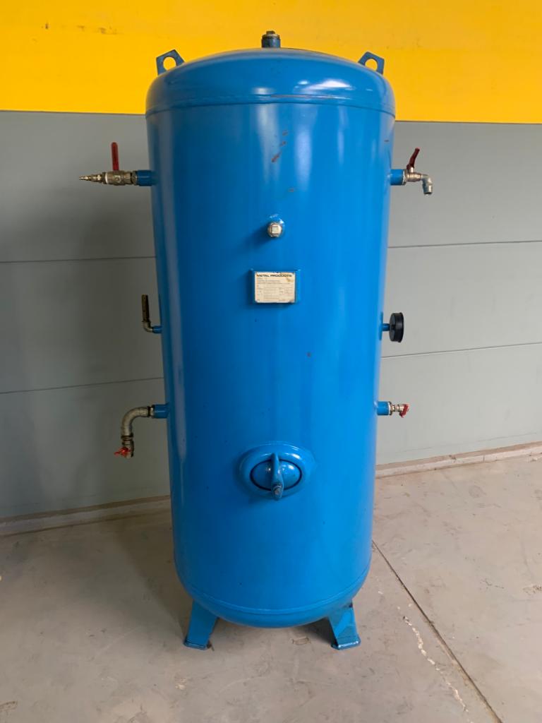 Tank metal products Inhoud: 750 L